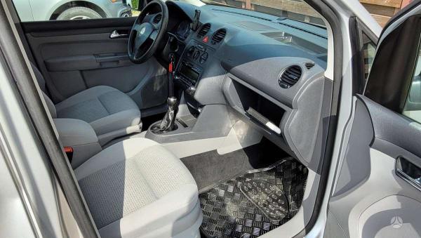 Pelēks Volkswagen Caddy 2010 Kretinga, ar dzinēja tilpumu 1.90 L un nobraukumu 209 tūkst. km par 4999 €, foto 8 vietnē AUTOMOTO.COM.LV