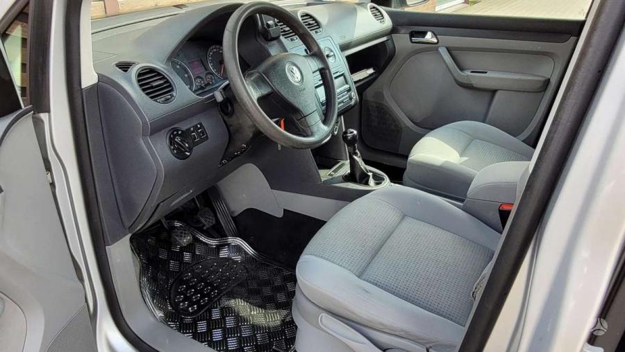 Pelēks Volkswagen Caddy 2010 Kretinga, ar dzinēja tilpumu 1.90 L un nobraukumu 209 tūkst. km par 4999 €, foto 11 vietnē AUTOMOTO.COM.LV
