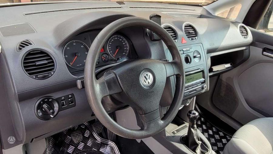 Pelēks Volkswagen Caddy 2010 Kretinga, ar dzinēja tilpumu 1.90 L un nobraukumu 209 tūkst. km par 4999 €, foto 12 vietnē AUTOMOTO.COM.LV