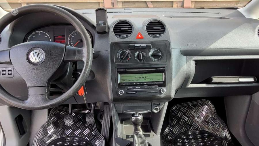 Pelēks Volkswagen Caddy 2010 Kretinga, ar dzinēja tilpumu 1.90 L un nobraukumu 209 tūkst. km par 4999 €, foto 13 vietnē AUTOMOTO.COM.LV