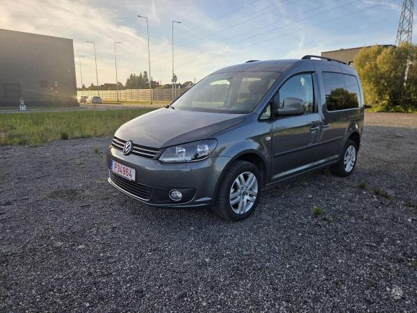 Volkswagen Caddy 2010 in Kaunas on AUTOMOTO.COM.LV Grey Volkswagen Caddy 2010 in Kaunas, with an engine capacity of 1.60 L and mileage of 275 thousand km for 5900 €, photo 3 on AUTOMOTO.COM.LV