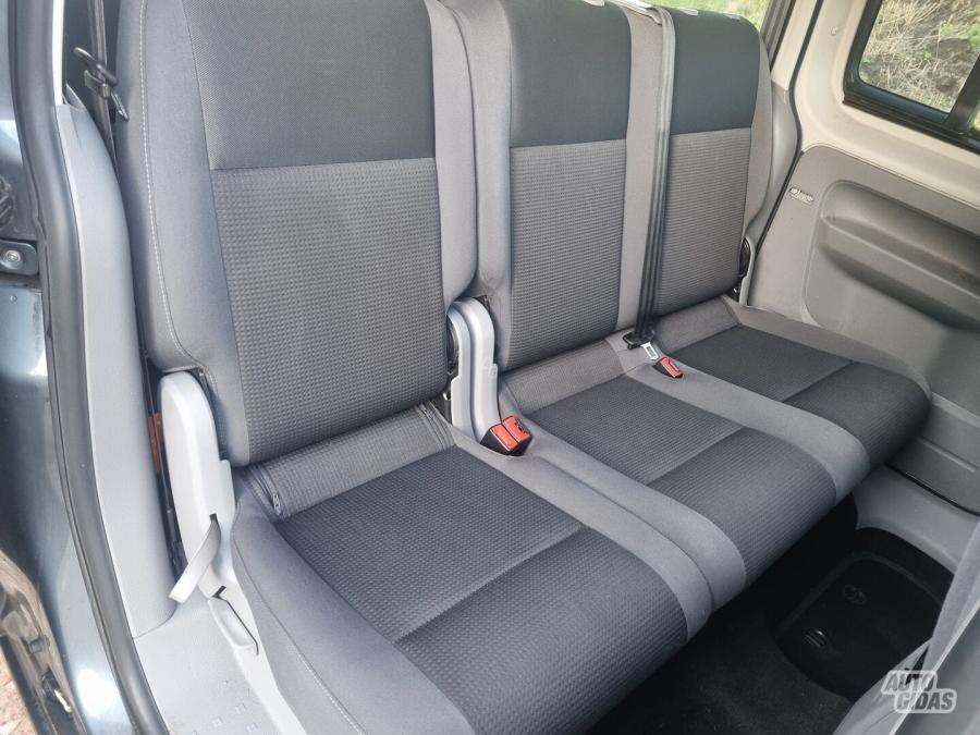 Pelēks Volkswagen Caddy 2010 Marijampole, ar dzinēja tilpumu 1.90 L un nobraukumu 243 tūkst. km par 4850 €, foto 7 vietnē AUTOMOTO.COM.LV