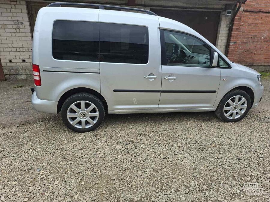 Pelēks Volkswagen Caddy 2010 Klaipėda, ar dzinēja tilpumu 1.60 L un nobraukumu 320 tūkst. km par 4999 €, foto 5 vietnē AUTOMOTO.COM.LV