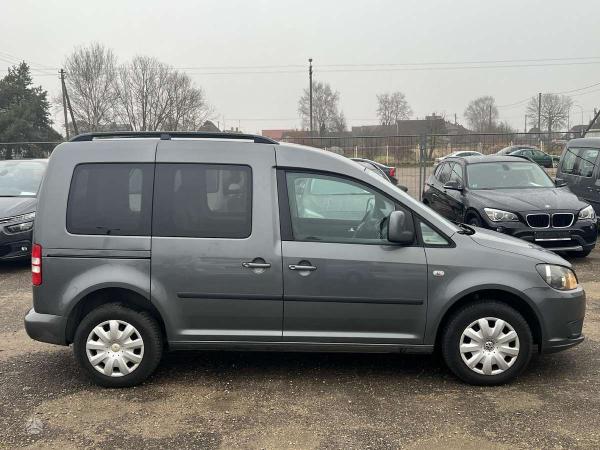 Grey Volkswagen Caddy 2011 in Kedainiai, with an engine capacity of 1.20 L and mileage of 254 thousand km for 3999 €, photo 6 on AUTOMOTO.COM.LV