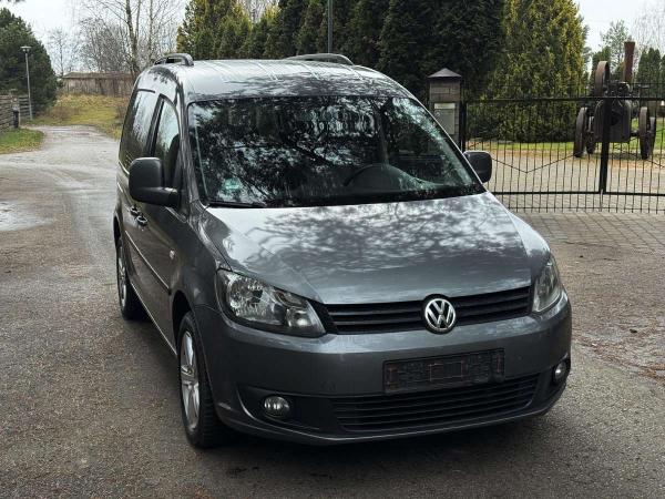 Pelēks Volkswagen Caddy 2011 Viļņa, ar dzinēja tilpumu 1.60 L un nobraukumu 277 tūkst. km par 6250 €, foto 4 vietnē AUTOMOTO.COM.LV