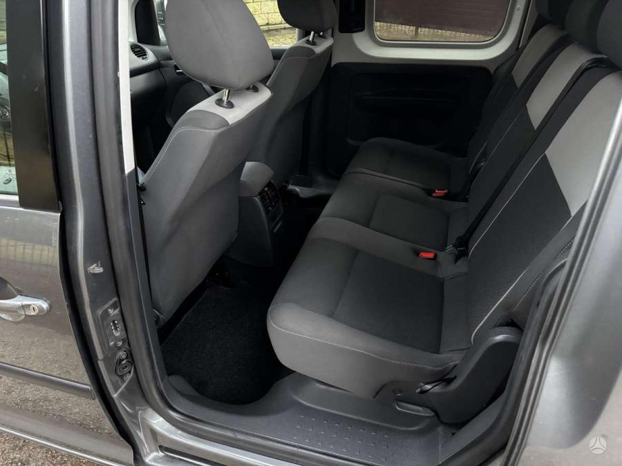 Grey Volkswagen Caddy 2011 in Vilnius, with an engine capacity of 1.60 L and mileage of 277 thousand km for 6250 €, photo 12 on AUTOMOTO.COM.LV