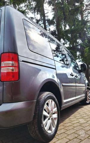 Grey Volkswagen Caddy 2011 in Radviliskis, with an engine capacity of 1.60 L and mileage of 263 thousand km for 6950 €, photo 12 on AUTOMOTO.COM.LV