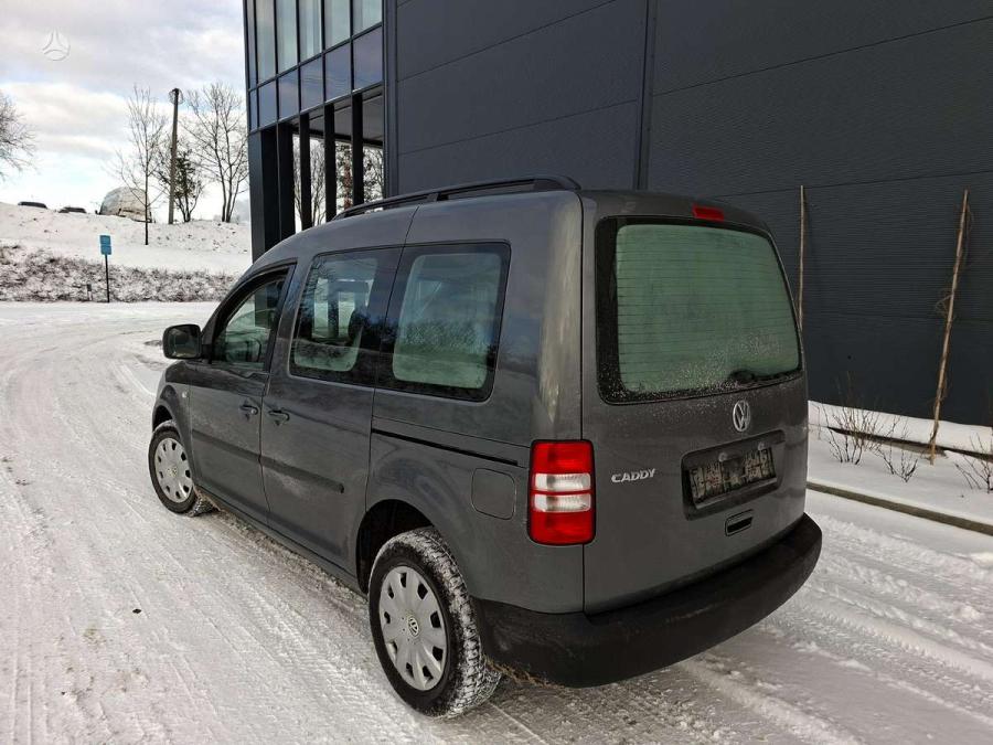 Pelēks Volkswagen Caddy 2011 Viļņa, ar dzinēja tilpumu 1.60 L un nobraukumu 270 tūkst. km par 5850 €, foto 1 vietnē AUTOMOTO.COM.LV