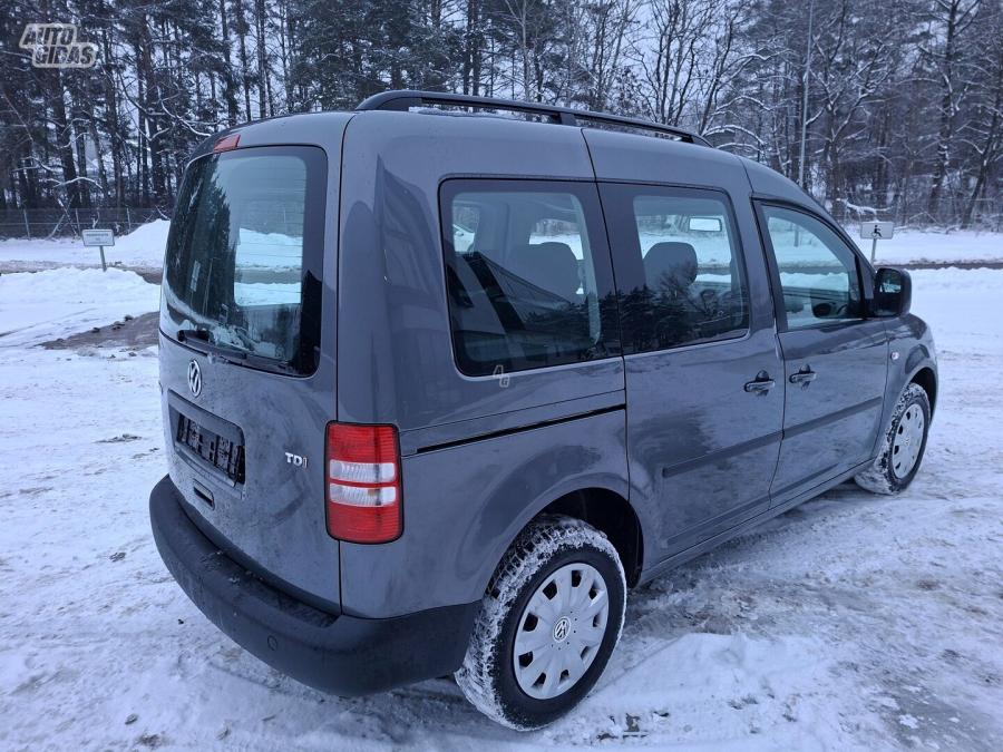 Grey Volkswagen Caddy 2011 in Vilnius, with an engine capacity of 1.60 L and mileage of 270 thousand km for 5650 €, photo 7 on AUTOMOTO.COM.LV