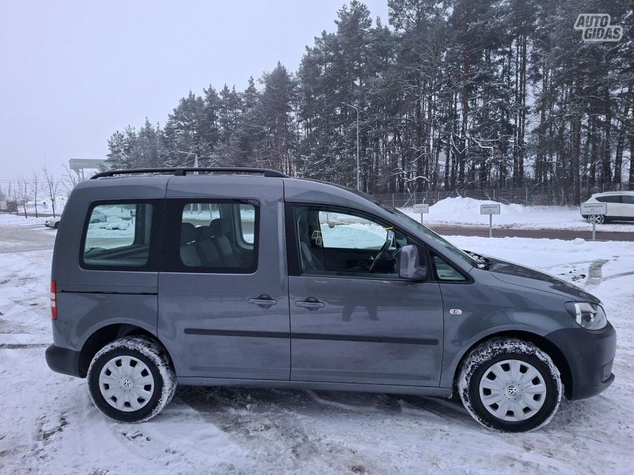 Grey Volkswagen Caddy 2011 in Vilnius, with an engine capacity of 1.60 L and mileage of 270 thousand km for 5650 €, photo 8 on AUTOMOTO.COM.LV