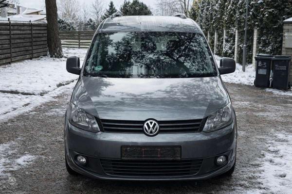 Grey Volkswagen Caddy 2011 in Vilnius, with an engine capacity of 1.60 L and mileage of 277 thousand km for 6150 €, photo 2 on AUTOMOTO.COM.LV