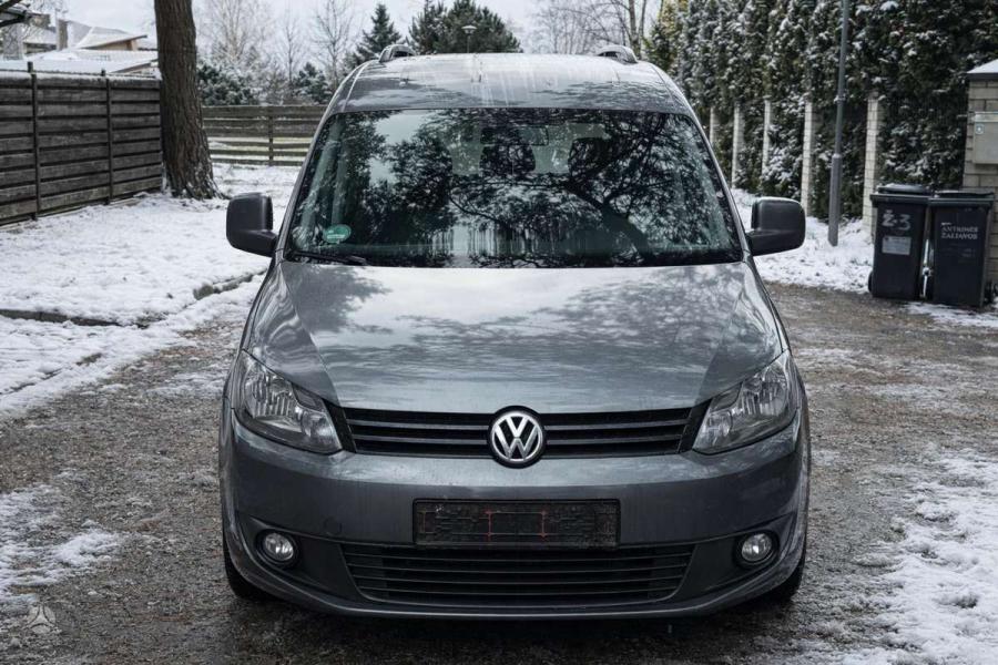 Grey Volkswagen Caddy 2011 in Vilnius, with an engine capacity of 1.60 L and mileage of 277 thousand km for 6150 €, photo 2 on AUTOMOTO.COM.LV