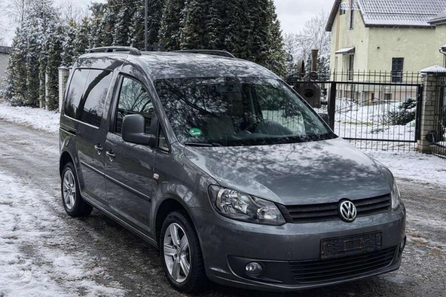 Grey Volkswagen Caddy 2011 in Vilnius, with an engine capacity of 1.60 L and mileage of 277 thousand km for 6150 €, photo 3 on AUTOMOTO.COM.LV