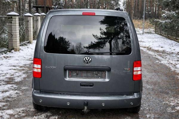 Grey Volkswagen Caddy 2011 in Vilnius, with an engine capacity of 1.60 L and mileage of 277 thousand km for 6150 €, photo 5 on AUTOMOTO.COM.LV