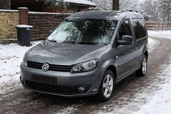 Grey Volkswagen Caddy 2011 in Vilnius, with an engine capacity of 1.60 L and mileage of 277 thousand km for 5999 €, photo 3 on AUTOMOTO.COM.LV