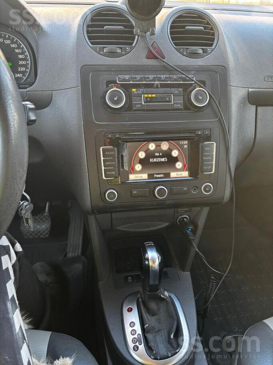 Pelēks Volkswagen Caddy 2011 Liepāja, ar dzinēja tilpumu 1.60 L un nobraukumu 306 tūkst. km par 6500 €, foto 14 vietnē AUTOMOTO.COM.LV