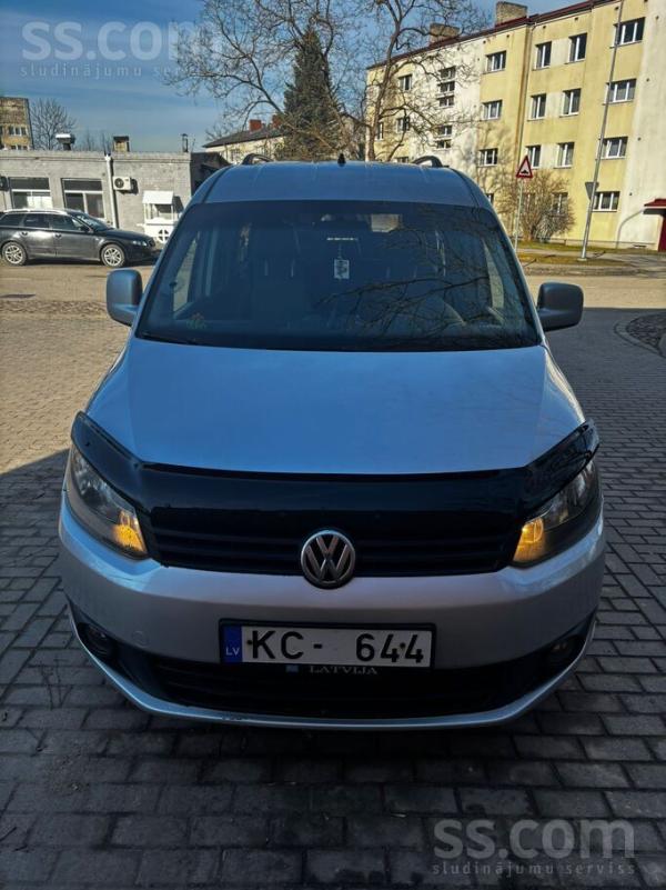 Grey Volkswagen Caddy 2011 in Liepaja, with an engine capacity of 1.60 L and mileage of 306 thousand km for 4500 €, photo 7 on AUTOMOTO.COM.LV