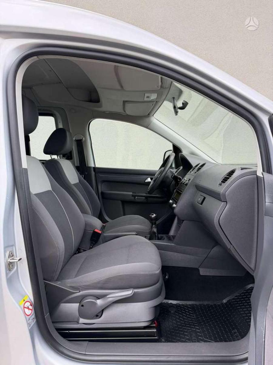 Pelēks Volkswagen Caddy 2011 Marijampole, ar dzinēja tilpumu 1.60 L un nobraukumu 318 tūkst. km par 5300 €, foto 9 vietnē AUTOMOTO.COM.LV