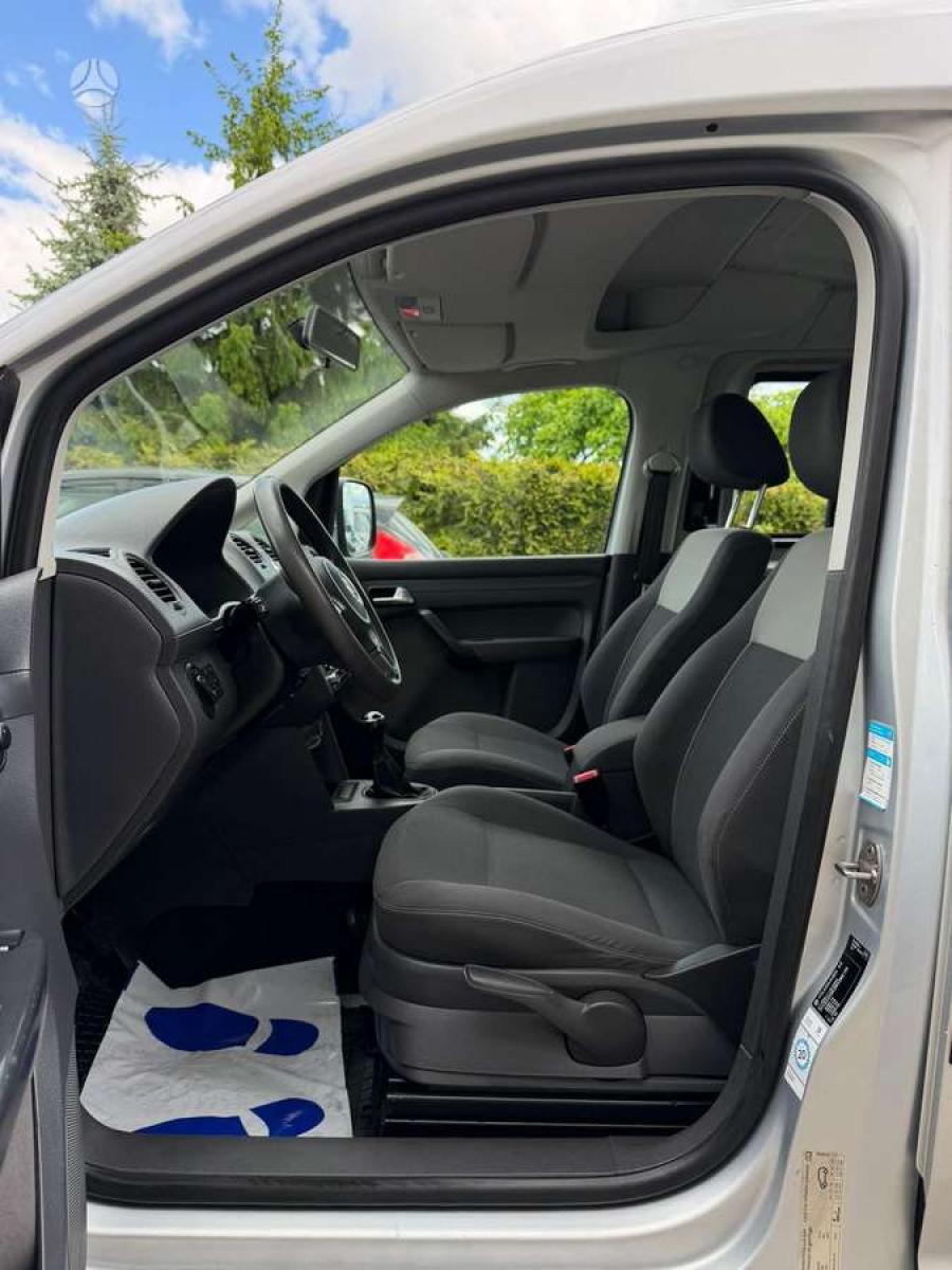 Pelēks Volkswagen Caddy 2011 Marijampole, ar dzinēja tilpumu 1.60 L un nobraukumu 318 tūkst. km par 5300 €, foto 16 vietnē AUTOMOTO.COM.LV
