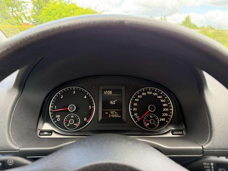 Pelēks Volkswagen Caddy 2011 Marijampole, ar dzinēja tilpumu 1.60 L un nobraukumu 318 tūkst. km par 5300 €, foto 22 vietnē AUTOMOTO.COM.LV