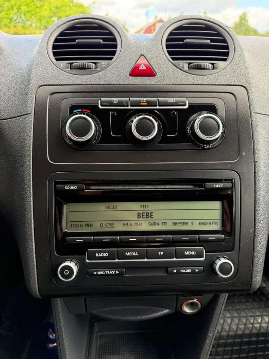Pelēks Volkswagen Caddy 2011 Marijampole, ar dzinēja tilpumu 1.60 L un nobraukumu 318 tūkst. km par 5300 €, foto 23 vietnē AUTOMOTO.COM.LV