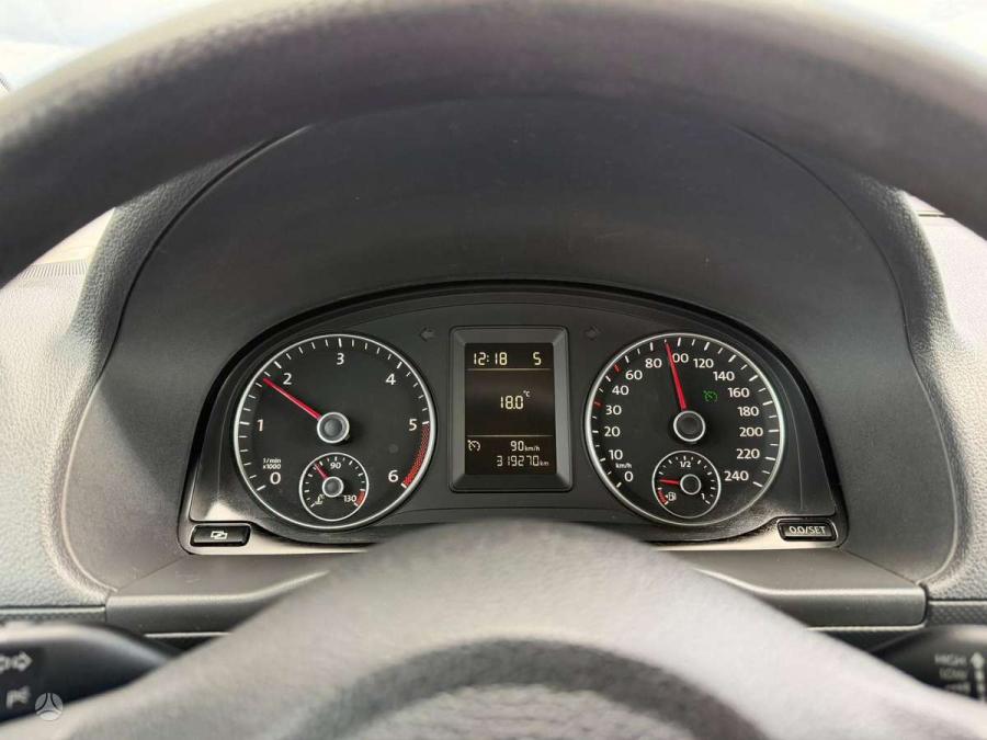 Pelēks Volkswagen Caddy 2011 Marijampole, ar dzinēja tilpumu 1.60 L un nobraukumu 318 tūkst. km par 5300 €, foto 24 vietnē AUTOMOTO.COM.LV