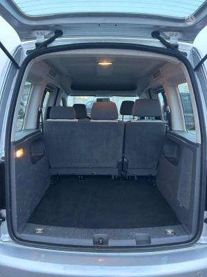 Pelēks Volkswagen Caddy 2011 Marijampole, ar dzinēja tilpumu 1.60 L un nobraukumu 318 tūkst. km par 5300 €, foto 25 vietnē AUTOMOTO.COM.LV