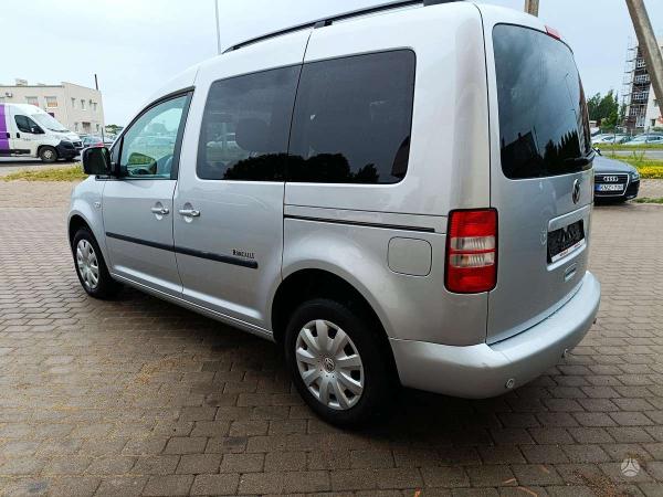 Grey Volkswagen Caddy 2011 in Kretinga, with an engine capacity of 1.60 L and mileage of 244 thousand km for 6100 €, photo 4 on AUTOMOTO.COM.LV