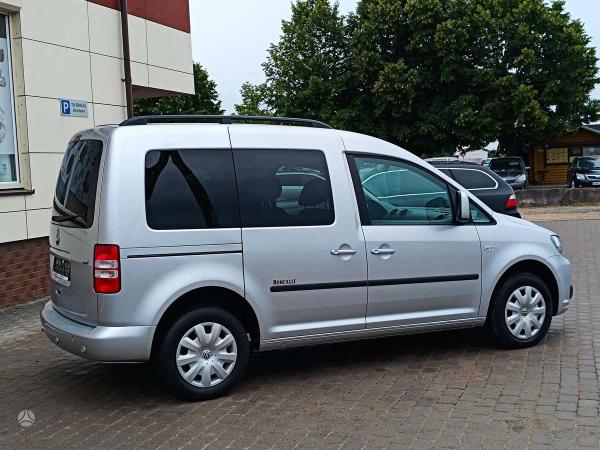 Grey Volkswagen Caddy 2011 in Kretinga, with an engine capacity of 1.60 L and mileage of 244 thousand km for 6100 €, photo 5 on AUTOMOTO.COM.LV