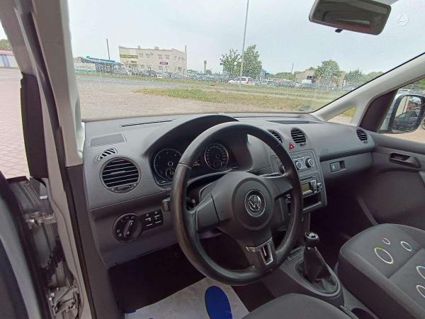 Grey Volkswagen Caddy 2011 in Kretinga, with an engine capacity of 1.60 L and mileage of 244 thousand km for 6100 €, photo 10 on AUTOMOTO.COM.LV