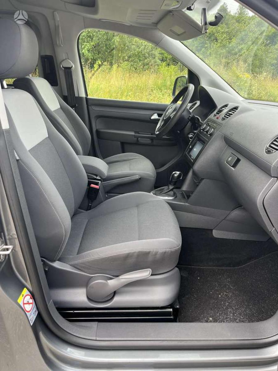 Pelēks Volkswagen Caddy 2011 Viļņa, ar dzinēja tilpumu 1.60 L un nobraukumu 211 tūkst. km par 8350 €, foto 17 vietnē AUTOMOTO.COM.LV