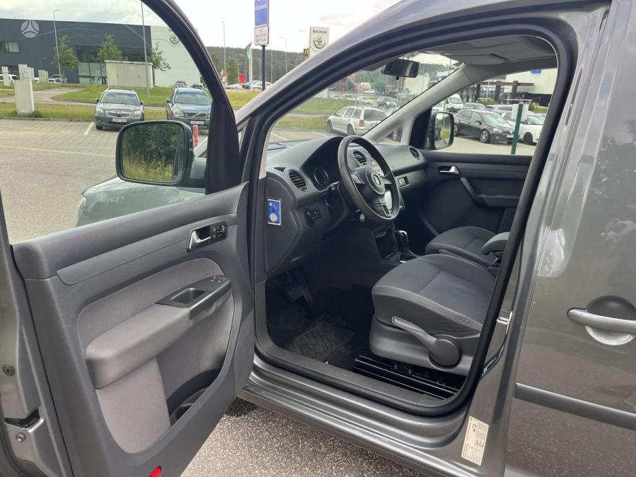 Pelēks Volkswagen Caddy 2011 Viļņa, ar dzinēja tilpumu 1.60 L un nobraukumu 211 tūkst. km par 8350 €, foto 24 vietnē AUTOMOTO.COM.LV