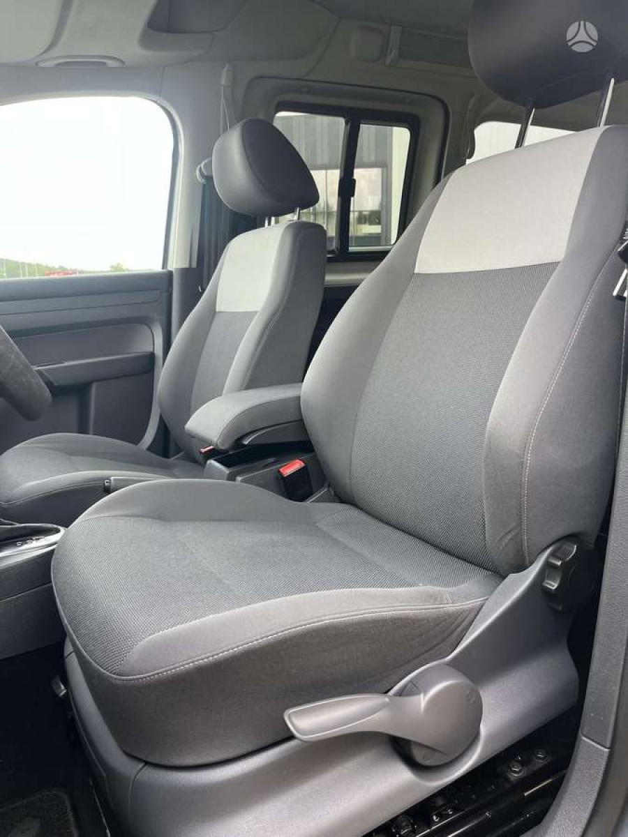 Pelēks Volkswagen Caddy 2011 Viļņa, ar dzinēja tilpumu 1.60 L un nobraukumu 211 tūkst. km par 8350 €, foto 26 vietnē AUTOMOTO.COM.LV