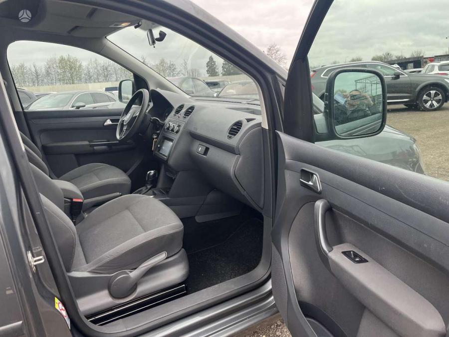Pelēks Volkswagen Caddy 2011 Viļņa, ar dzinēja tilpumu 1.60 L un nobraukumu 211 tūkst. km par 8350 €, foto 41 vietnē AUTOMOTO.COM.LV