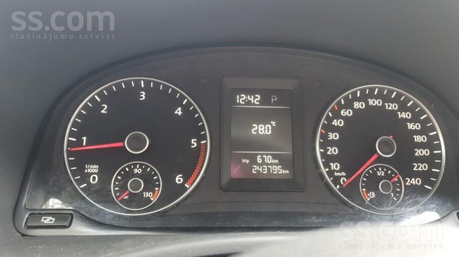 Grey Volkswagen Caddy 2011 in Riga, with an engine capacity of 1.60 L and mileage of 244 thousand km for 4200 €, photo 6 on AUTOMOTO.COM.LV