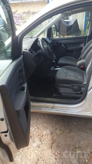 Grey Volkswagen Caddy 2011 in Riga, with an engine capacity of 1.60 L and mileage of 244 thousand km for 4200 €, photo 8 on AUTOMOTO.COM.LV