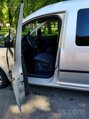 Grey Volkswagen Caddy 2011 in Riga, with an engine capacity of 1.60 L and mileage of 318 thousand km for 4000 €, photo 3 on AUTOMOTO.COM.LV