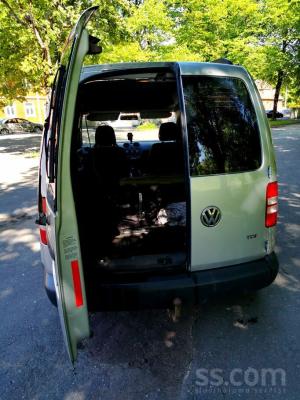 Grey Volkswagen Caddy 2011 in Riga, with an engine capacity of 1.60 L and mileage of 318 thousand km for 4000 €, photo 4 on AUTOMOTO.COM.LV