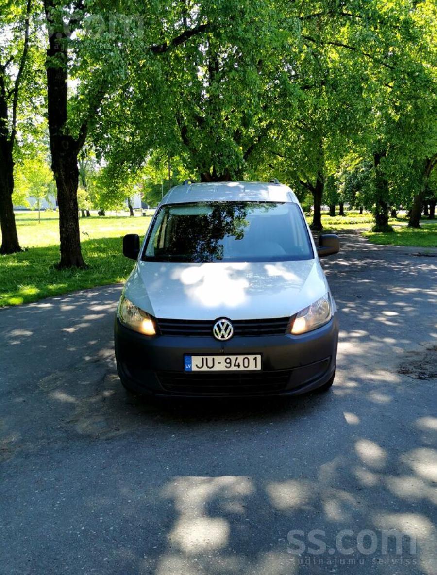 Grey Volkswagen Caddy 2011 in Riga, with an engine capacity of 1.60 L and mileage of 318 thousand km for 4000 €, photo 7 on AUTOMOTO.COM.LV