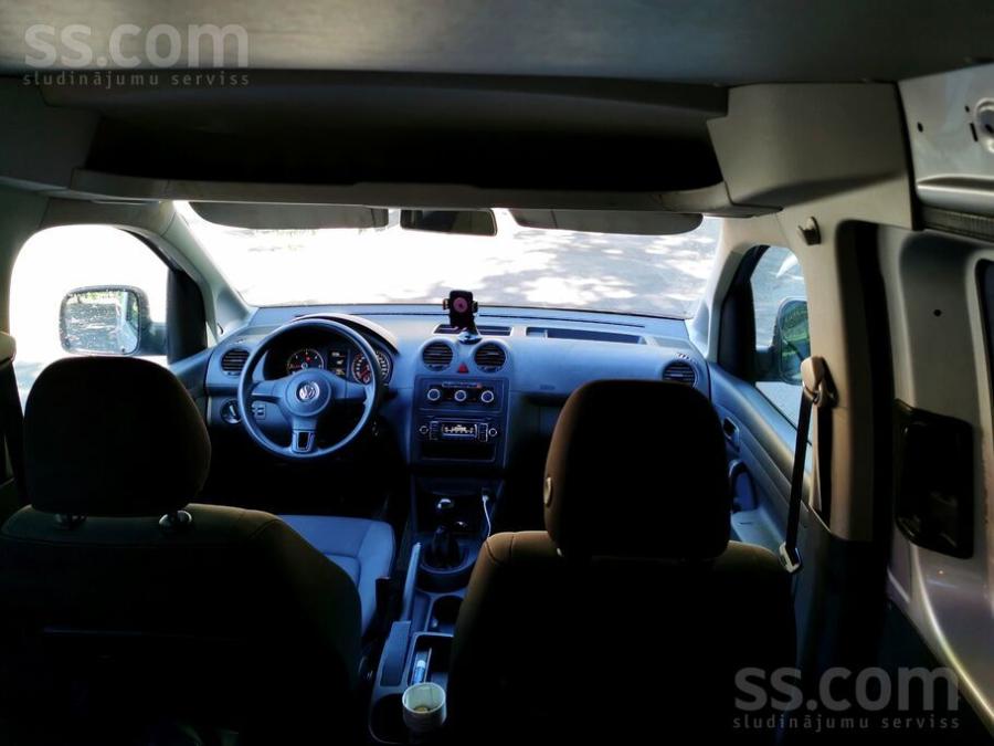 Grey Volkswagen Caddy 2011 in Riga, with an engine capacity of 1.60 L and mileage of 318 thousand km for 4000 €, photo 10 on AUTOMOTO.COM.LV