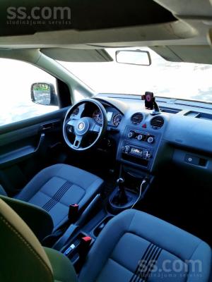 Grey Volkswagen Caddy 2011 in Riga, with an engine capacity of 1.60 L and mileage of 318 thousand km for 4000 €, photo 11 on AUTOMOTO.COM.LV