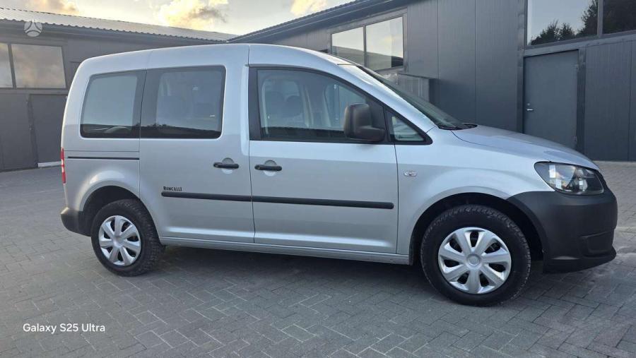 Pelēks Volkswagen Caddy 2011 Klaipėda, ar dzinēja tilpumu 1.20 L un nobraukumu 232 tūkst. km par 4590 €, foto 14 vietnē AUTOMOTO.COM.LV