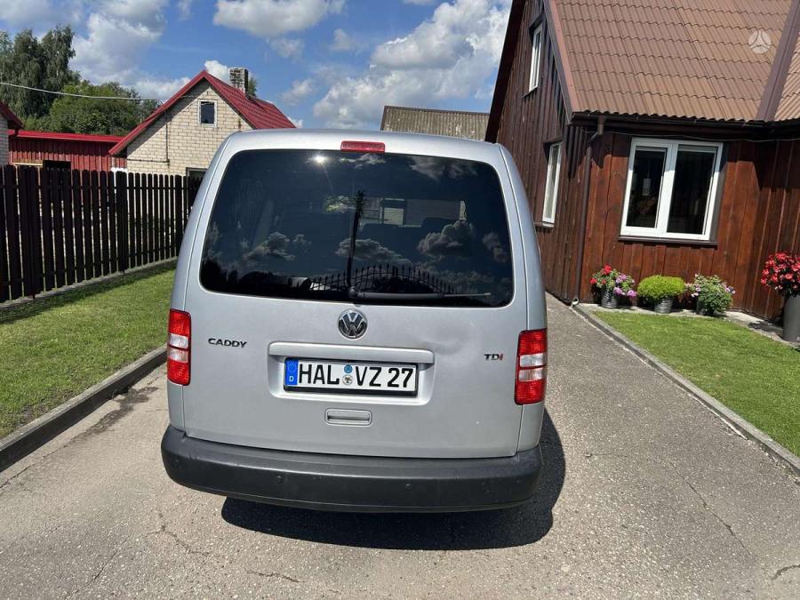 Pelēks Volkswagen Caddy 2011 Jurbarkas, ar dzinēja tilpumu 1.60 L un nobraukumu 208 tūkst. km par 6650 €, foto 5 vietnē AUTOMOTO.COM.LV