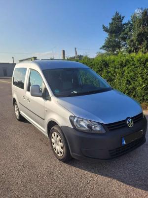 Grey Volkswagen Caddy 2011 in Raseiniai, with an engine capacity of 1.60 L and mileage of 348 thousand km for 4650 €, photo 1 on AUTOMOTO.COM.LV