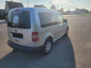 Grey Volkswagen Caddy 2011 in Raseiniai, with an engine capacity of 1.60 L and mileage of 348 thousand km for 4650 €, photo 6 on AUTOMOTO.COM.LV