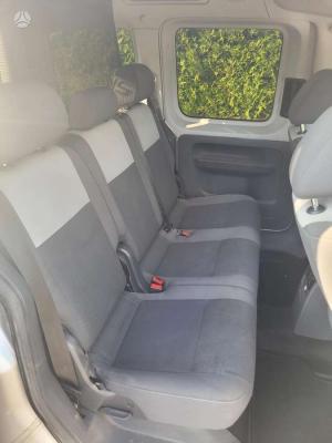 Grey Volkswagen Caddy 2011 in Raseiniai, with an engine capacity of 1.60 L and mileage of 348 thousand km for 4650 €, photo 10 on AUTOMOTO.COM.LV
