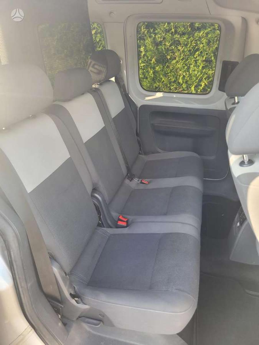 Grey Volkswagen Caddy 2011 in Raseiniai, with an engine capacity of 1.60 L and mileage of 348 thousand km for 4650 €, photo 10 on AUTOMOTO.COM.LV
