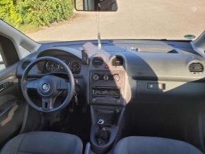 Grey Volkswagen Caddy 2011 in Raseiniai, with an engine capacity of 1.60 L and mileage of 348 thousand km for 4650 €, photo 11 on AUTOMOTO.COM.LV