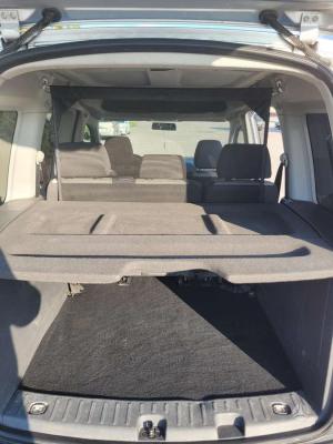 Grey Volkswagen Caddy 2011 in Raseiniai, with an engine capacity of 1.60 L and mileage of 348 thousand km for 4650 €, photo 13 on AUTOMOTO.COM.LV