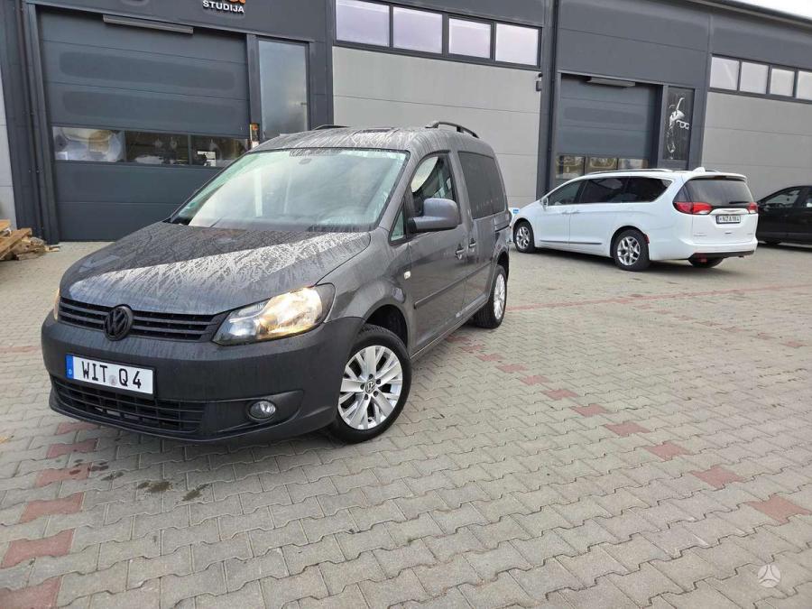 Grey Volkswagen Caddy 2011 in Siauliai, with an engine capacity of 1.60 L and mileage of 209 thousand km for 5700 €, photo 4 on AUTOMOTO.COM.LV